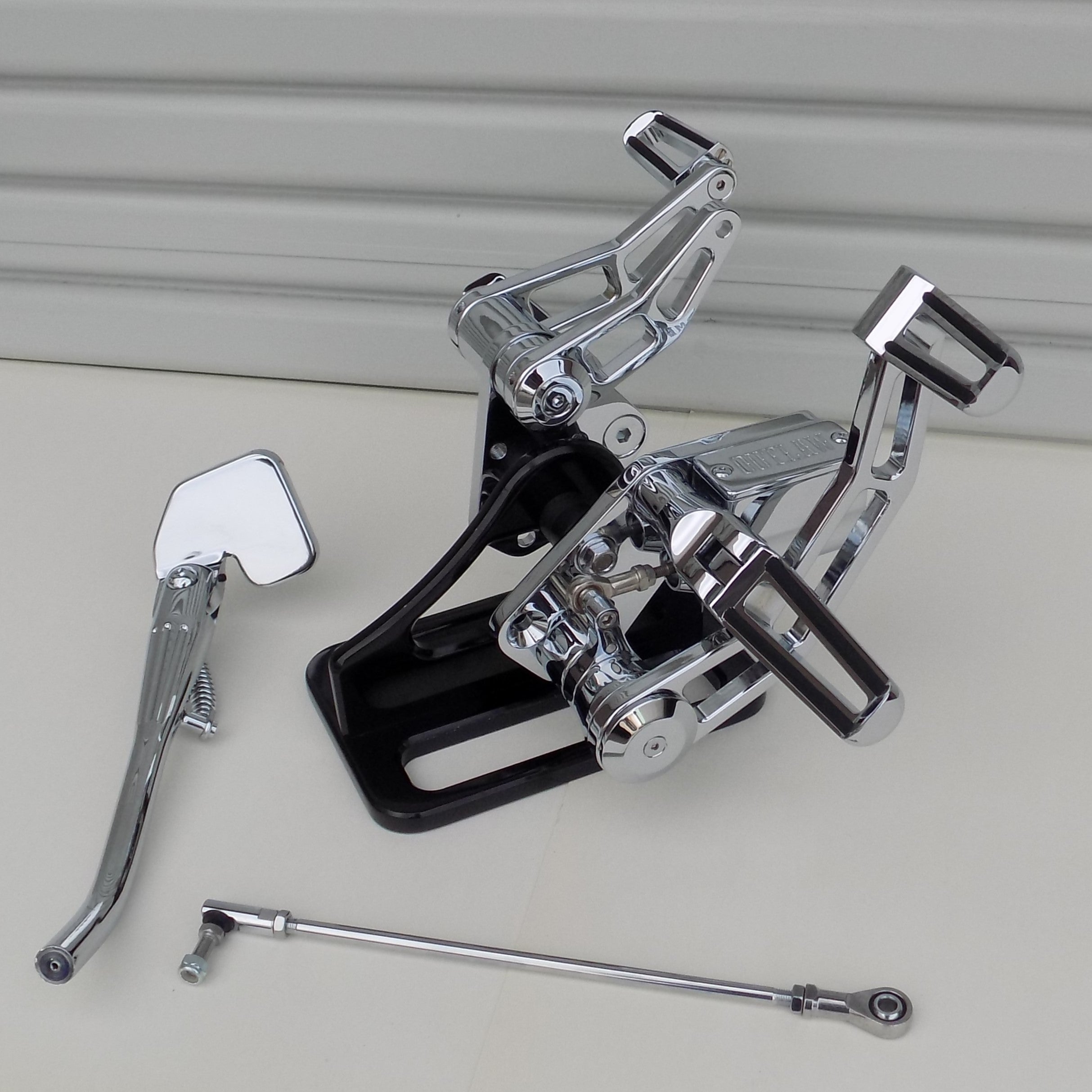 Forward Controls – Outlaw Cycle Products